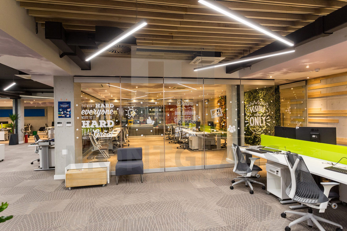 COMTRADE-poslovni-prostor-Beograd-MGSW-HSW-stakleni-klizni-zidovi-2 ...