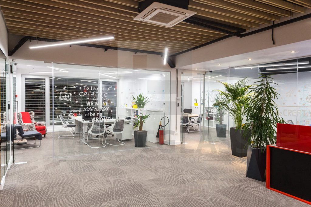 Comtrade-Beograd-BM-staklena-vrata-1 Mont Glass